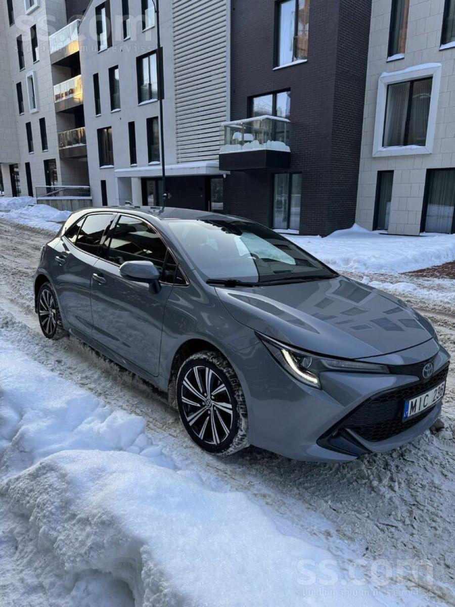 Grey Toyota Corolla 2022 in Vilnius, with an engine capacity of 1.80 L and mileage of 73 thousand km for 20000 €, photo 2 on AUTOMOTO.COM.LV