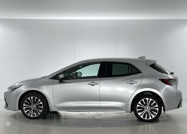 Pelēks Toyota Corolla 2023 Viļņa, ar dzinēja tilpumu 1.80 L un nobraukumu 54 tūkst. km par 21500 €, foto 2 vietnē AUTOMOTO.COM.LV