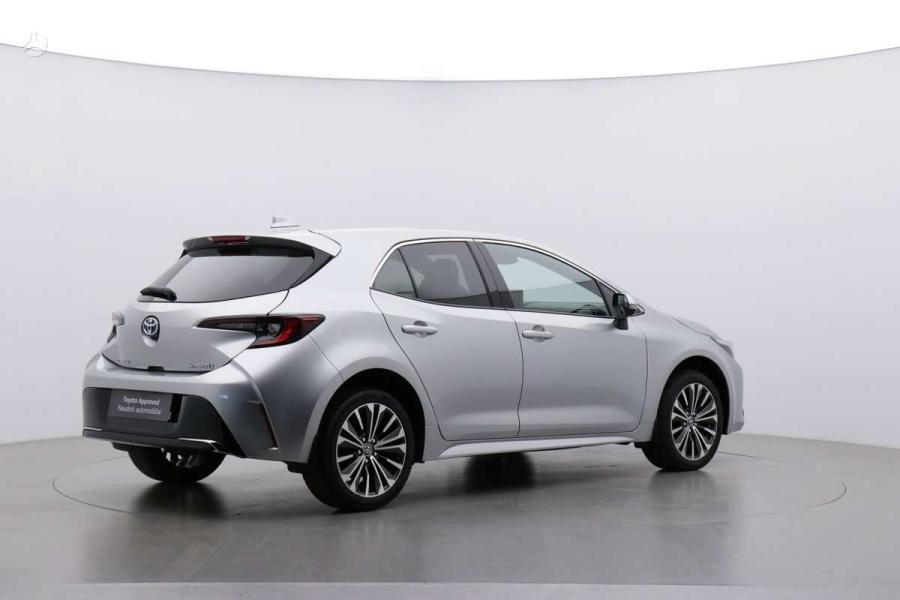 Pelēks Toyota Corolla 2023 Viļņa, ar dzinēja tilpumu 1.80 L un nobraukumu 58 tūkst. km par 21900 €, foto 2 vietnē AUTOMOTO.COM.LV
