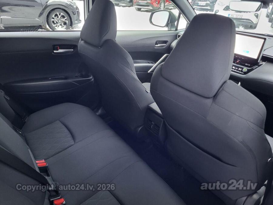 Grey Toyota Corolla 2023 in Tallinn, with an engine capacity of 1.99 L and mileage of 59 thousand km for 28995 €, photo 7 on AUTOMOTO.COM.LV