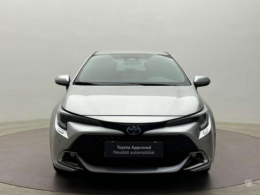 Grey Toyota Corolla 2023 in Panevezys, with an engine capacity of 1.80 L and mileage of 48 thousand km for 21990 €, photo 2 on AUTOMOTO.COM.LV