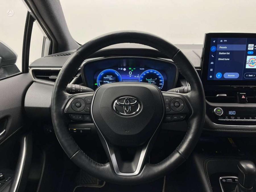 Pelēks Toyota Corolla 2023 Panevēža, ar dzinēja tilpumu 1.80 L un nobraukumu 53 tūkst. km par 21990 €, foto 19 vietnē AUTOMOTO.COM.LV