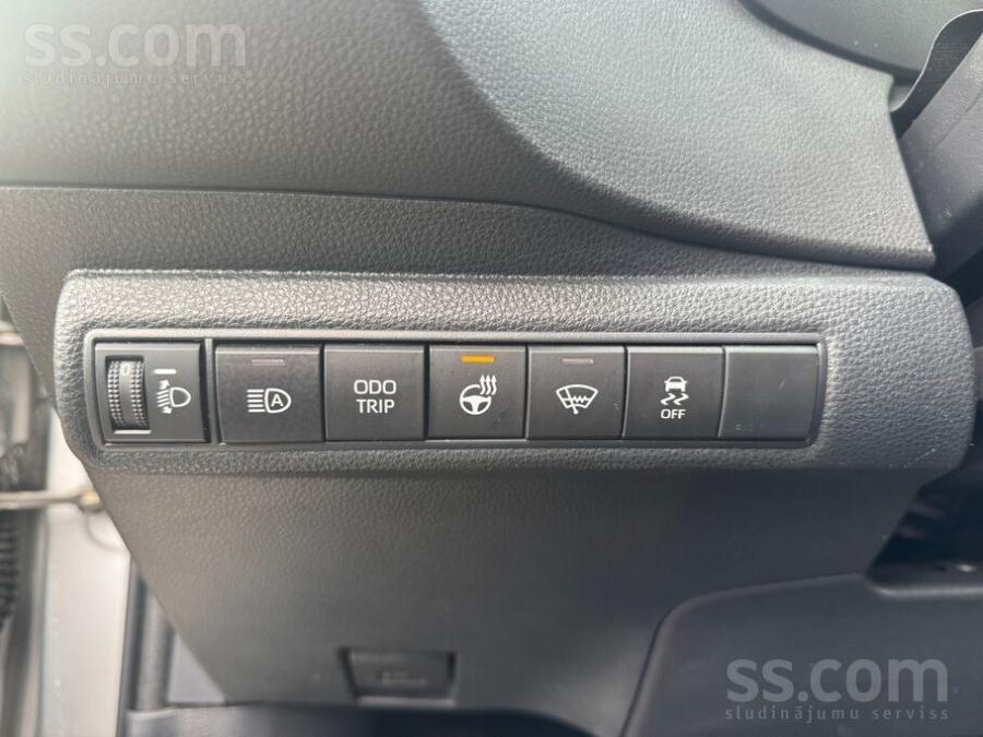 Grey Toyota Corolla 2023 in Riga, with an engine capacity of 1.80 L and mileage of 53 thousand km for 22500 €, photo 13 on AUTOMOTO.COM.LV