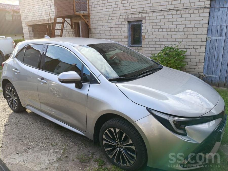 Серый Тойота Королла 2023 в Гулбене, объемом двигателя 1.80 л и пробегом 60 тыс. км за 21000 €, фото 1 на AUTOMOTO.COM.LV