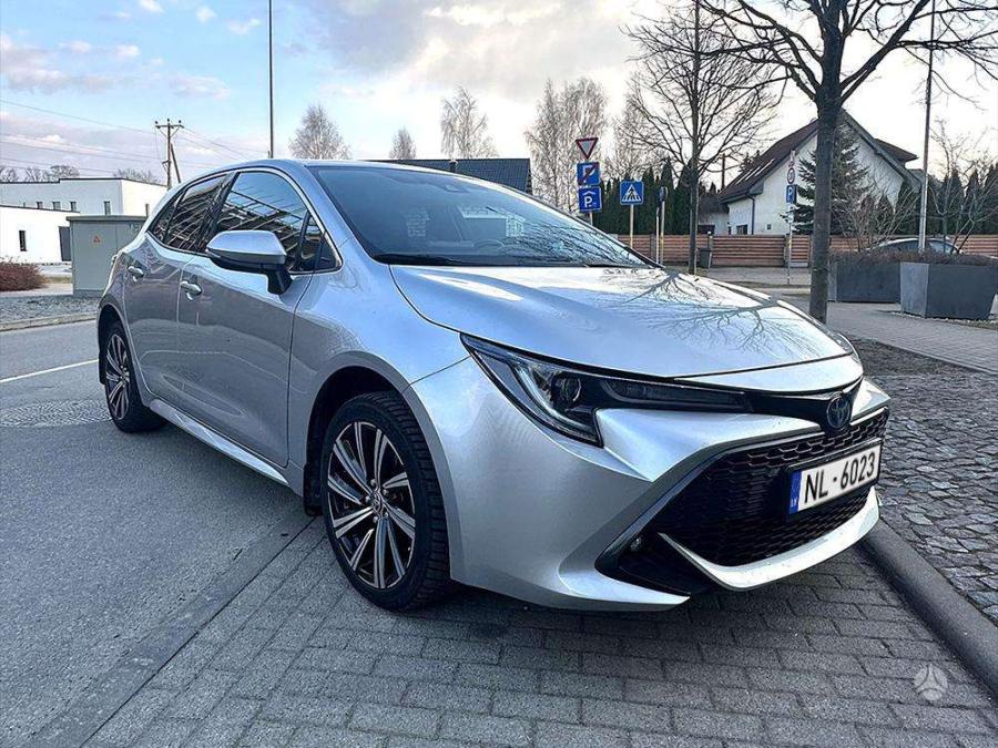 Pelēks Toyota Corolla 2023 Rīga, ar dzinēja tilpumu 1.80 L un nobraukumu 60 tūkst. km par 19000 €, foto 4 vietnē AUTOMOTO.COM.LV