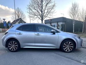Pelēks Toyota Corolla 2023 Rīga, ar dzinēja tilpumu 1.80 L un nobraukumu 60 tūkst. km par 19000 €, foto 5 vietnē AUTOMOTO.COM.LV
