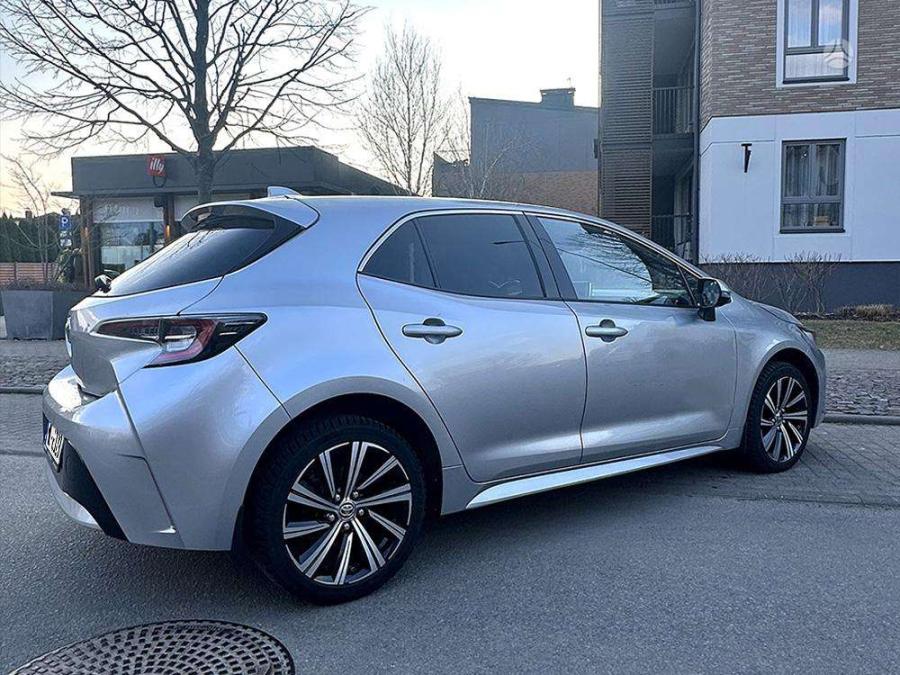 Pelēks Toyota Corolla 2023 Rīga, ar dzinēja tilpumu 1.80 L un nobraukumu 60 tūkst. km par 19000 €, foto 6 vietnē AUTOMOTO.COM.LV