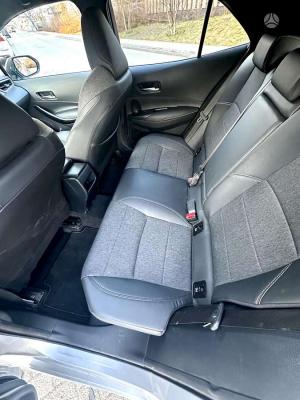 Pelēks Toyota Corolla 2023 Rīga, ar dzinēja tilpumu 1.80 L un nobraukumu 60 tūkst. km par 19000 €, foto 20 vietnē AUTOMOTO.COM.LV