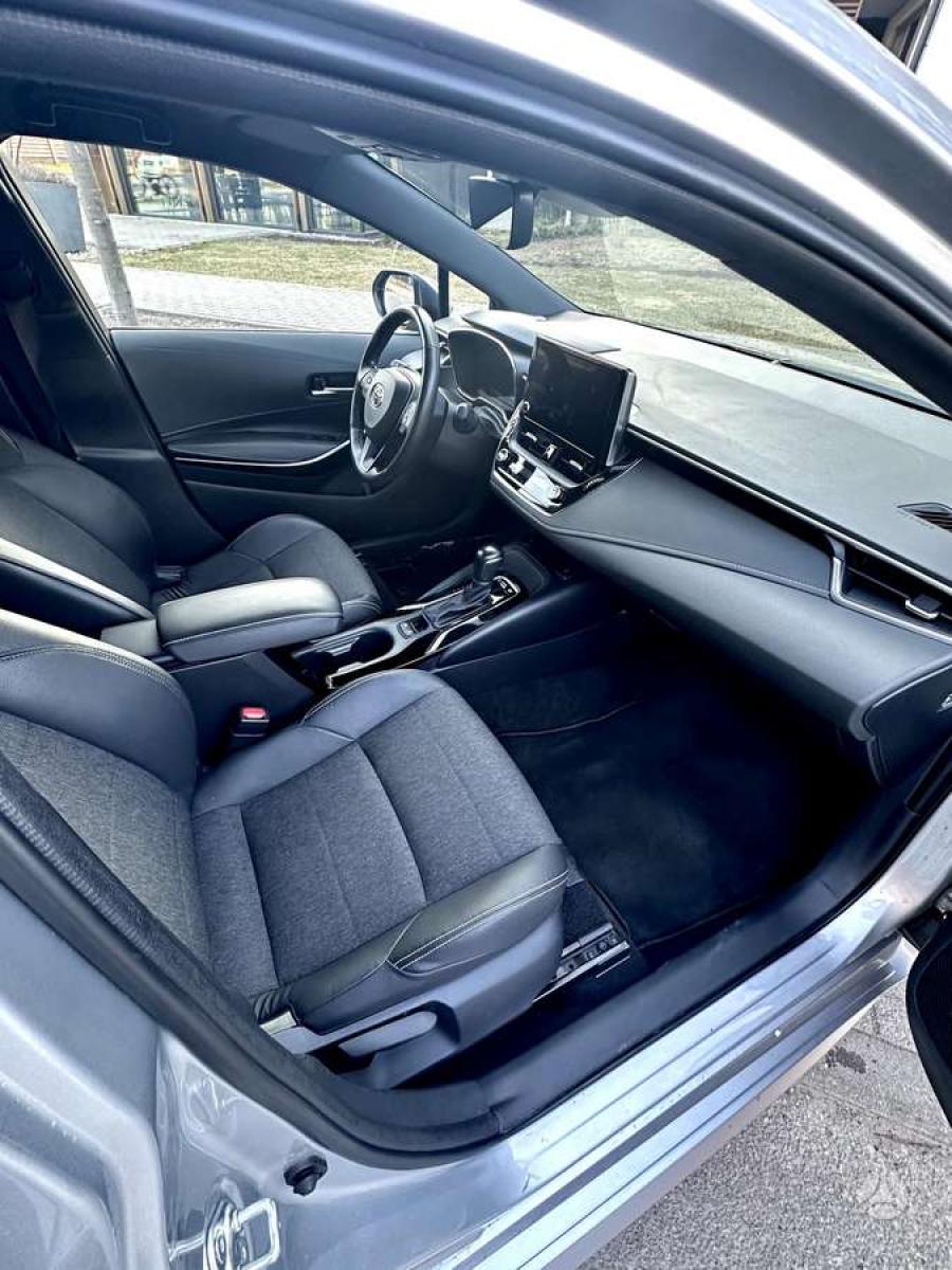Pelēks Toyota Corolla 2023 Rīga, ar dzinēja tilpumu 1.80 L un nobraukumu 60 tūkst. km par 19000 €, foto 23 vietnē AUTOMOTO.COM.LV