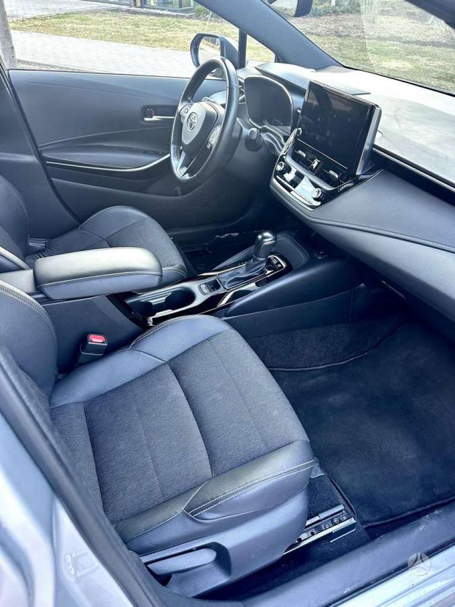 Pelēks Toyota Corolla 2023 Rīga, ar dzinēja tilpumu 1.80 L un nobraukumu 60 tūkst. km par 19000 €, foto 25 vietnē AUTOMOTO.COM.LV