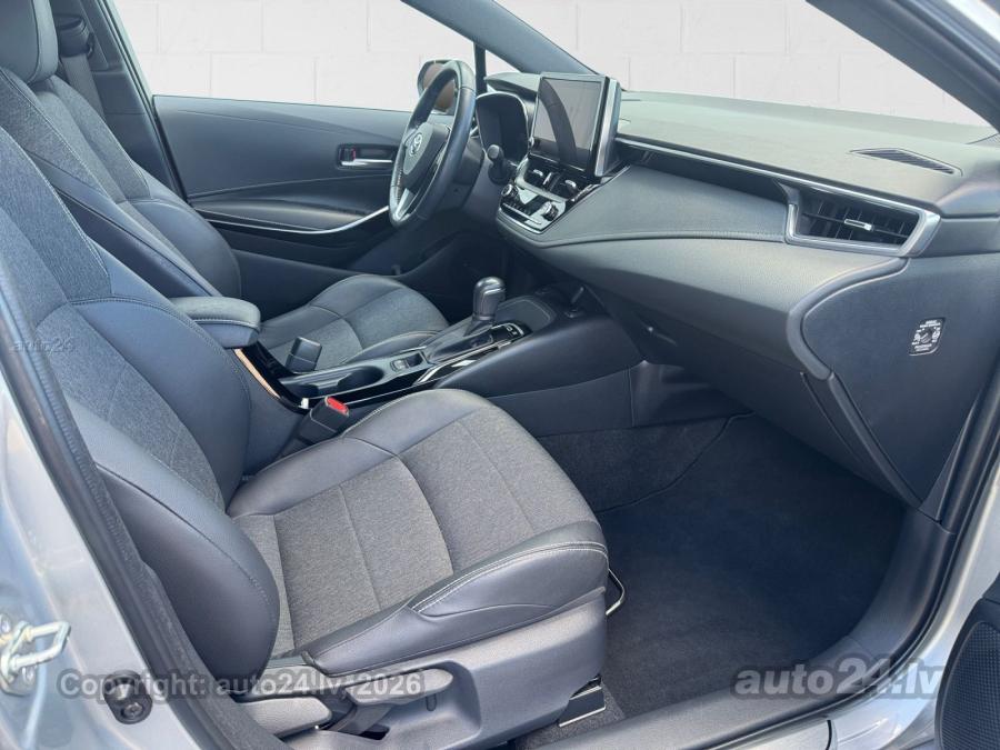 Grey Toyota Corolla 2023 in Paide, with an engine capacity of 1.80 L and mileage of 54 thousand km for 18490 €, photo 7 on AUTOMOTO.COM.LV