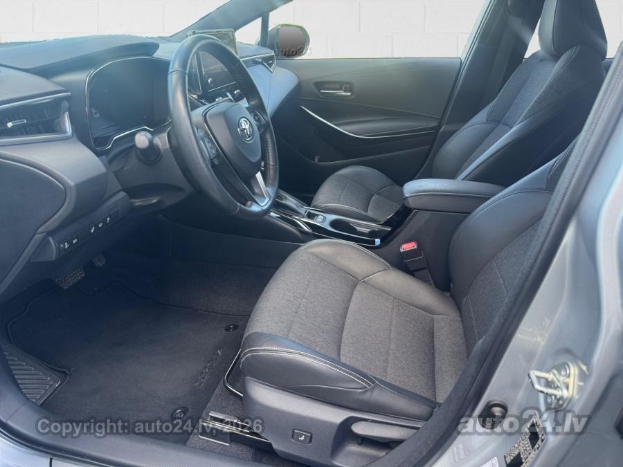 Grey Toyota Corolla 2023 in Paide, with an engine capacity of 1.80 L and mileage of 54 thousand km for 18490 €, photo 12 on AUTOMOTO.COM.LV