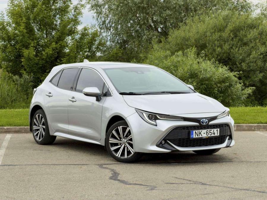 Pelēks Toyota Corolla 2023 Rīga, ar dzinēja tilpumu 1.80 L un nobraukumu 62 tūkst. km par 19000 €, foto 1 vietnē AUTOMOTO.COM.LV
