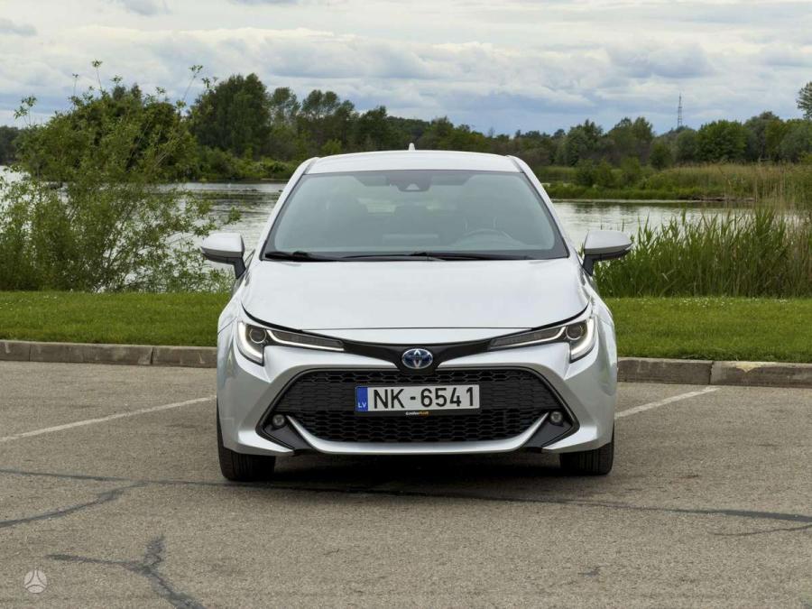 Pelēks Toyota Corolla 2023 Rīga, ar dzinēja tilpumu 1.80 L un nobraukumu 62 tūkst. km par 19000 €, foto 3 vietnē AUTOMOTO.COM.LV
