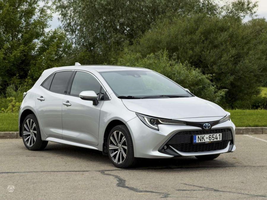 Pelēks Toyota Corolla 2023 Rīga, ar dzinēja tilpumu 1.80 L un nobraukumu 62 tūkst. km par 19000 €, foto 4 vietnē AUTOMOTO.COM.LV