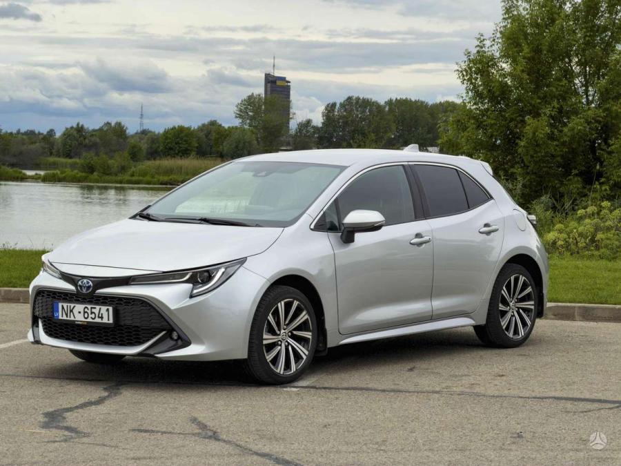 Pelēks Toyota Corolla 2023 Rīga, ar dzinēja tilpumu 1.80 L un nobraukumu 62 tūkst. km par 19000 €, foto 5 vietnē AUTOMOTO.COM.LV