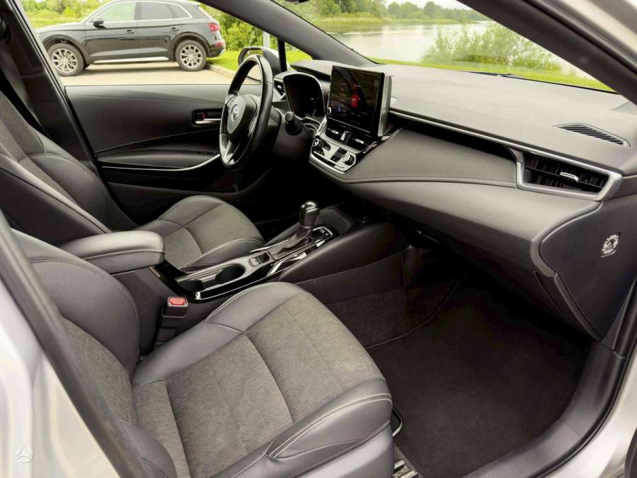 Pelēks Toyota Corolla 2023 Rīga, ar dzinēja tilpumu 1.80 L un nobraukumu 62 tūkst. km par 19000 €, foto 12 vietnē AUTOMOTO.COM.LV