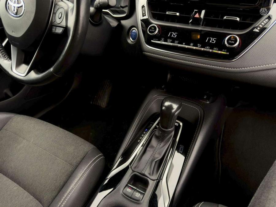Pelēks Toyota Corolla 2023 Rīga, ar dzinēja tilpumu 1.80 L un nobraukumu 62 tūkst. km par 19000 €, foto 16 vietnē AUTOMOTO.COM.LV