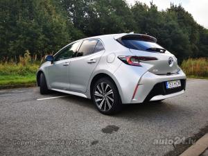 Grey Toyota Corolla 2023 in Tallinn, with an engine capacity of 1.80 L and mileage of 50 thousand km for 22499 €, photo 4 on AUTOMOTO.COM.LV