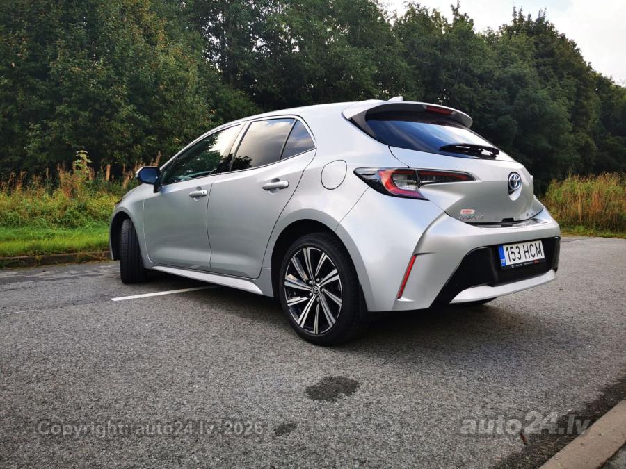 Grey Toyota Corolla 2023 in Tallinn, with an engine capacity of 1.80 L and mileage of 50 thousand km for 22499 €, photo 4 on AUTOMOTO.COM.LV