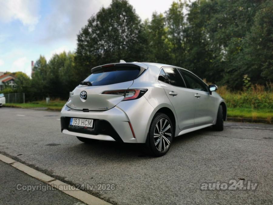 Grey Toyota Corolla 2023 in Tallinn, with an engine capacity of 1.80 L and mileage of 50 thousand km for 22499 €, photo 5 on AUTOMOTO.COM.LV