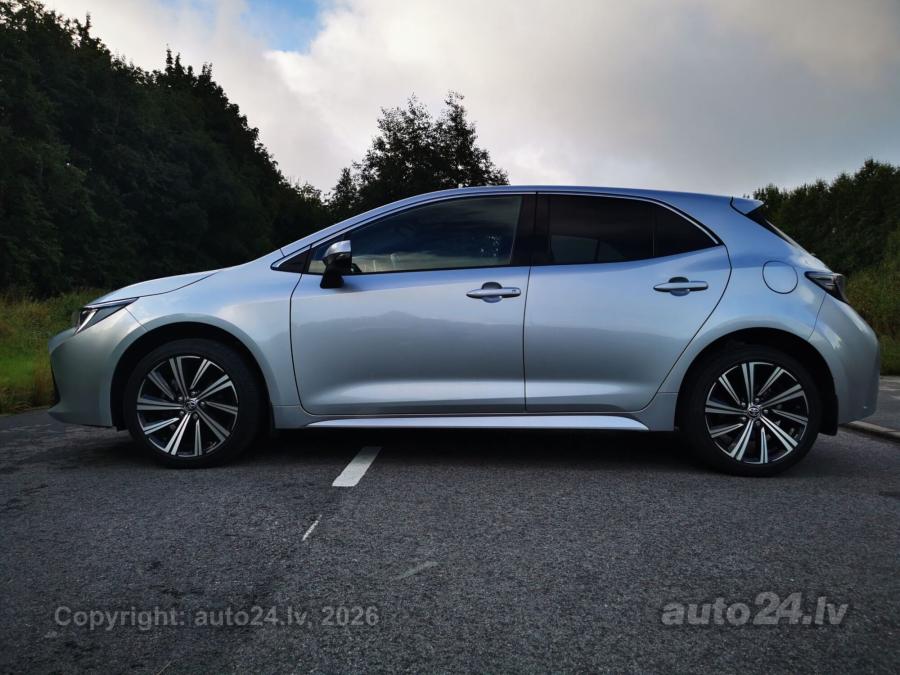 Grey Toyota Corolla 2023 in Tallinn, with an engine capacity of 1.80 L and mileage of 50 thousand km for 22499 €, photo 8 on AUTOMOTO.COM.LV
