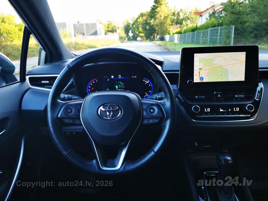 Grey Toyota Corolla 2023 in Tallinn, with an engine capacity of 1.80 L and mileage of 50 thousand km for 22499 €, photo 12 on AUTOMOTO.COM.LV