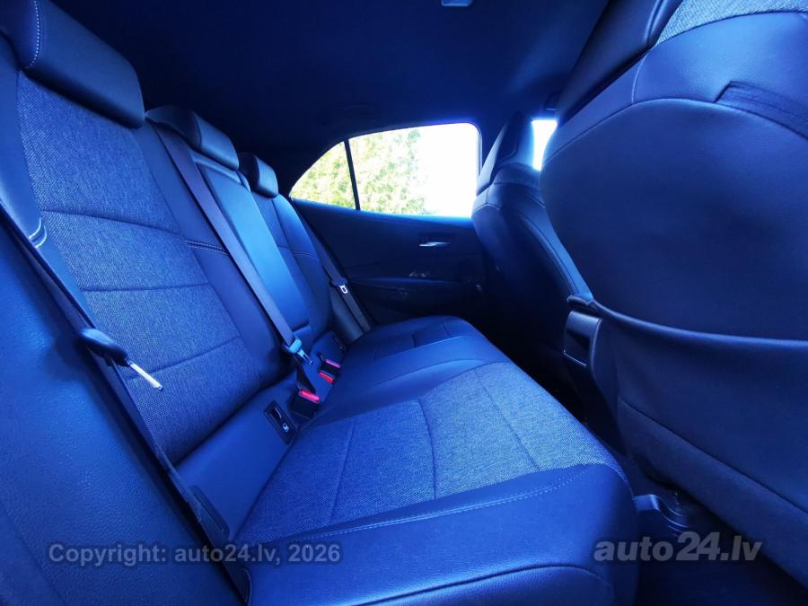 Grey Toyota Corolla 2023 in Tallinn, with an engine capacity of 1.80 L and mileage of 50 thousand km for 22499 €, photo 15 on AUTOMOTO.COM.LV