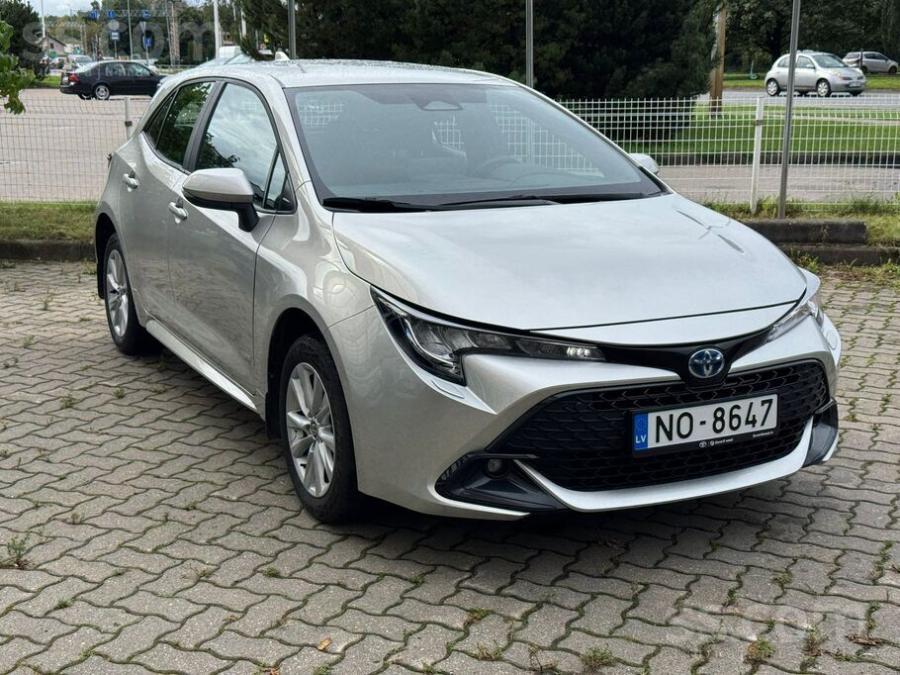 Grey Toyota Corolla 2023 in Riga, with an engine capacity of 1.80 L and mileage of 42 thousand km for 20850 €, photo 1 on AUTOMOTO.COM.LV