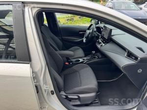 Grey Toyota Corolla 2023 in Riga, with an engine capacity of 1.80 L and mileage of 42 thousand km for 20850 €, photo 8 on AUTOMOTO.COM.LV