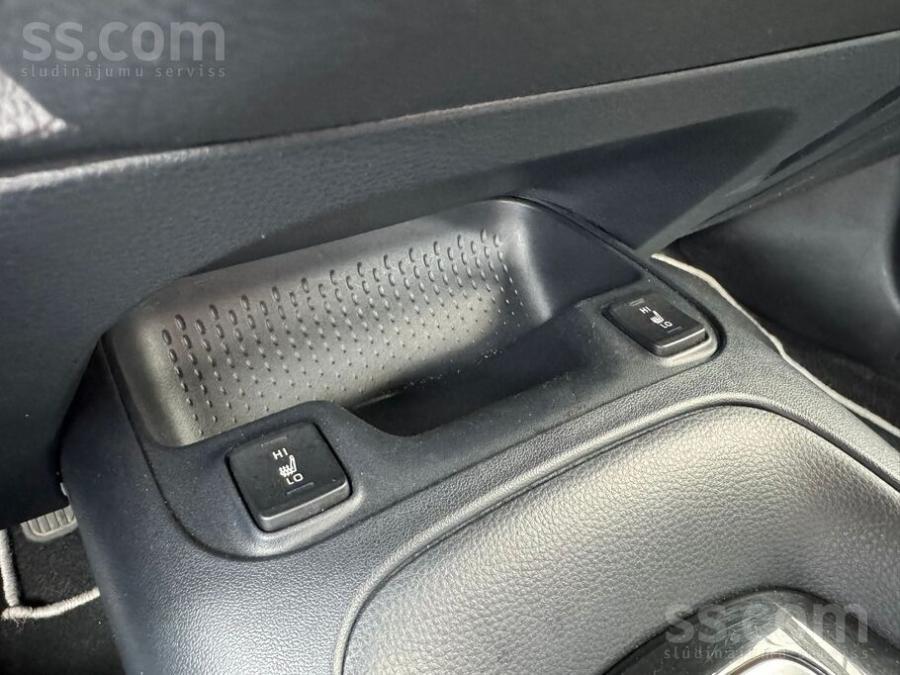 Grey Toyota Corolla 2023 in Riga, with an engine capacity of 1.80 L and mileage of 42 thousand km for 20850 €, photo 15 on AUTOMOTO.COM.LV