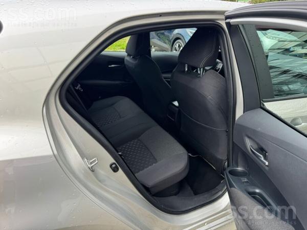 Pelēks Toyota Corolla 2023 Rīga, ar dzinēja tilpumu 1.80 L un nobraukumu 42 tūkst. km par 20850 €, foto 9 vietnē AUTOMOTO.COM.LV