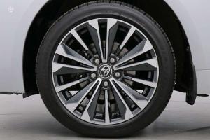 Pelēks Toyota Corolla 2023 Viļņa, ar dzinēja tilpumu 1.80 L un nobraukumu 50 tūkst. km par 22900 €, foto 17 vietnē AUTOMOTO.COM.LV