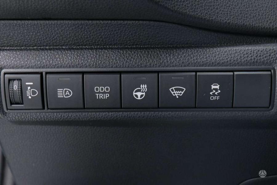 Pelēks Toyota Corolla 2023 Viļņa, ar dzinēja tilpumu 1.80 L un nobraukumu 50 tūkst. km par 22900 €, foto 22 vietnē AUTOMOTO.COM.LV