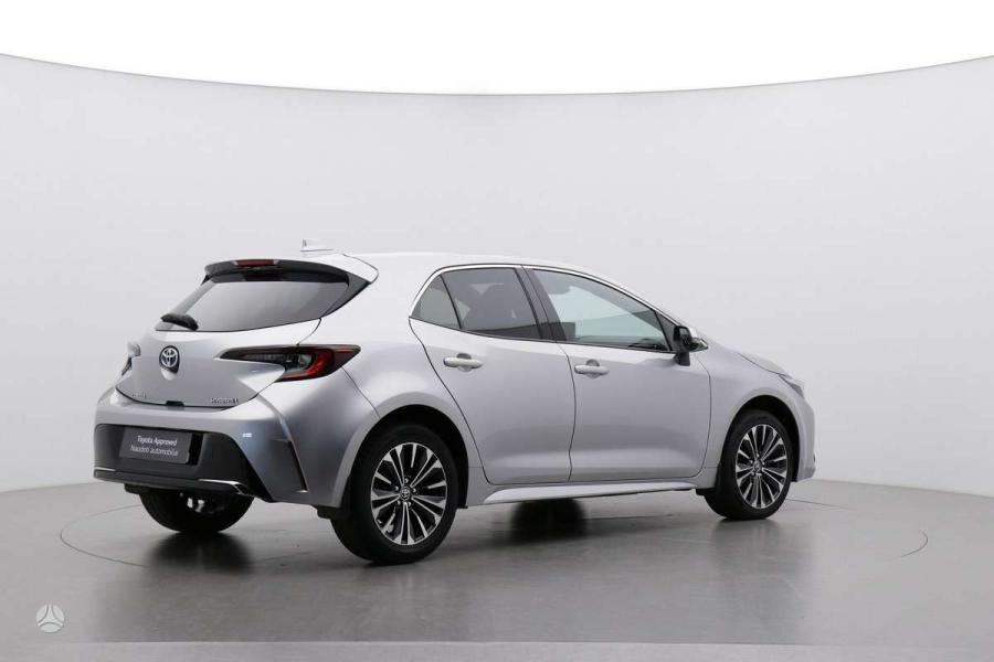 Grey Toyota Corolla 2023 in Vilnius, with an engine capacity of 1.80 L and mileage of 58 thousand km for 20900 €, photo 4 on AUTOMOTO.COM.LV