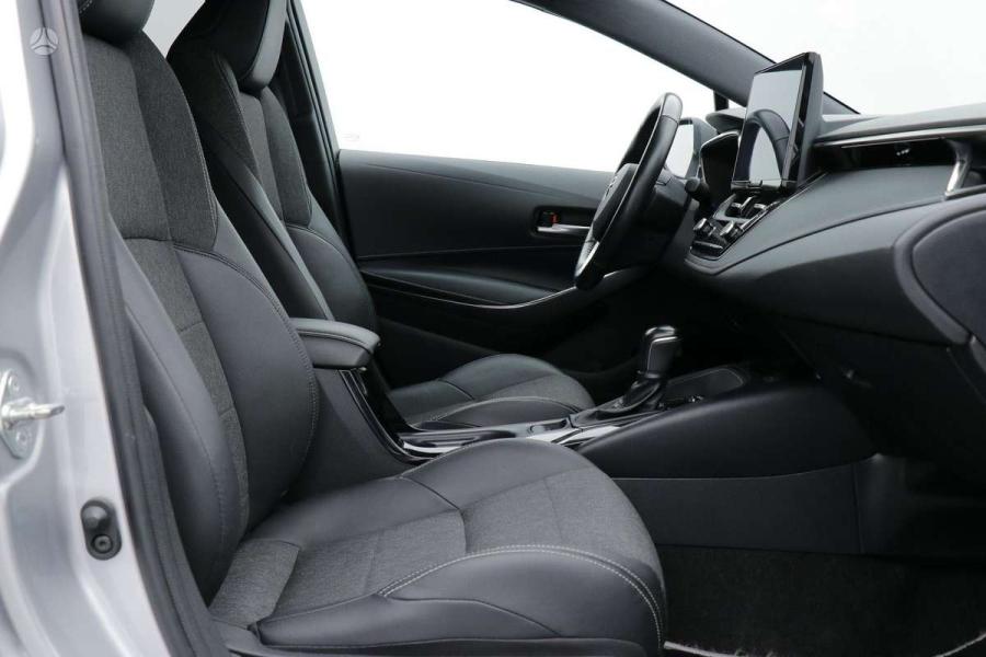 Grey Toyota Corolla 2023 in Vilnius, with an engine capacity of 1.80 L and mileage of 58 thousand km for 20900 €, photo 10 on AUTOMOTO.COM.LV