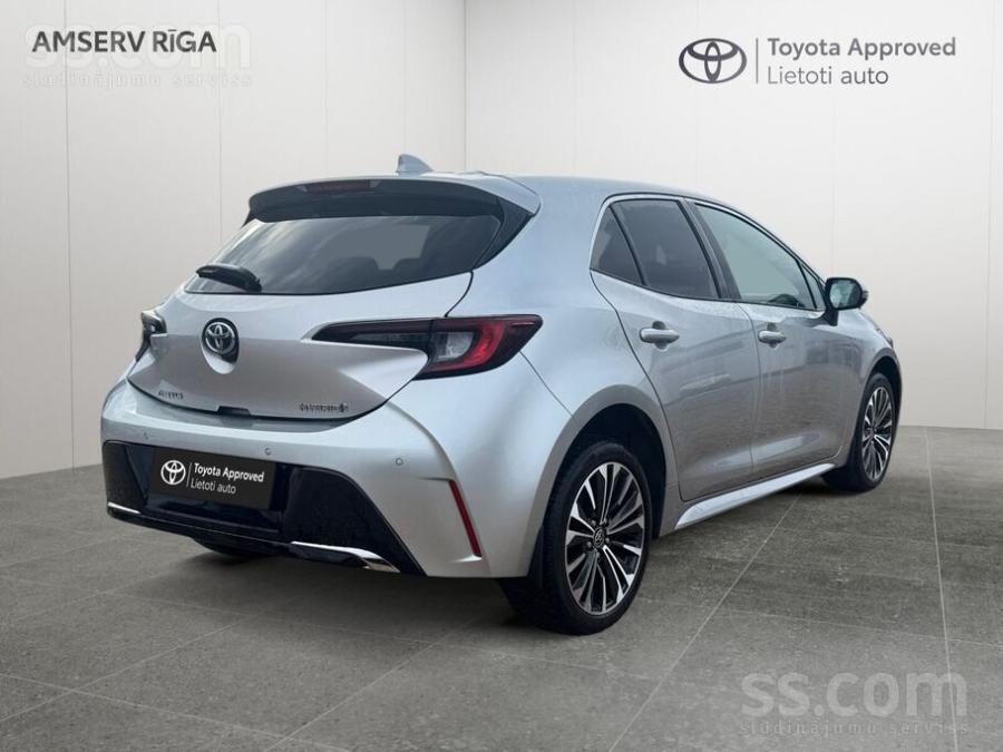 Pelēks Toyota Corolla 2023 Rīga, ar dzinēja tilpumu 1.80 L un nobraukumu 58 tūkst. km par 22500 €, foto 3 vietnē AUTOMOTO.COM.LV