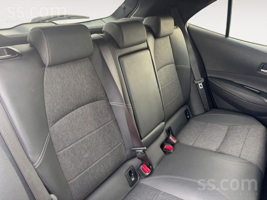 Pelēks Toyota Corolla 2023 Rīga, ar dzinēja tilpumu 1.80 L un nobraukumu 58 tūkst. km par 22500 €, foto 8 vietnē AUTOMOTO.COM.LV