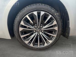 Pelēks Toyota Corolla 2023 Rīga, ar dzinēja tilpumu 1.80 L un nobraukumu 58 tūkst. km par 22500 €, foto 16 vietnē AUTOMOTO.COM.LV