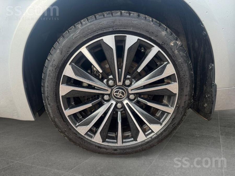 Pelēks Toyota Corolla 2023 Rīga, ar dzinēja tilpumu 1.80 L un nobraukumu 58 tūkst. km par 22500 €, foto 16 vietnē AUTOMOTO.COM.LV