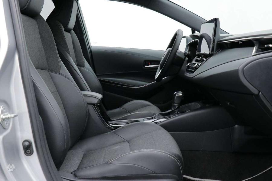 Pelēks Toyota Corolla 2023 Viļņa, ar dzinēja tilpumu 1.80 L un nobraukumu 73 tūkst. km par 20900 €, foto 10 vietnē AUTOMOTO.COM.LV