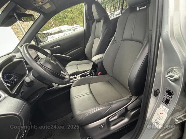 Pelēks Toyota Corolla 2024 Tallina, ar dzinēja tilpumu 1.80 L un nobraukumu 18 tūkst. km par 31995 €, foto 11 vietnē AUTOMOTO.COM.LV