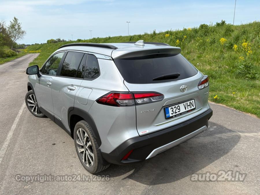 Pelēks Toyota Corolla 2024 Tallina, ar dzinēja tilpumu 1.80 L un nobraukumu 36 tūkst. km par 29000 €, foto 5 vietnē AUTOMOTO.COM.LV