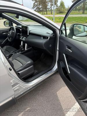 Pelēks Toyota Corolla 2024 Tallina, ar dzinēja tilpumu 1.80 L un nobraukumu 36 tūkst. km par 29000 €, foto 10 vietnē AUTOMOTO.COM.LV