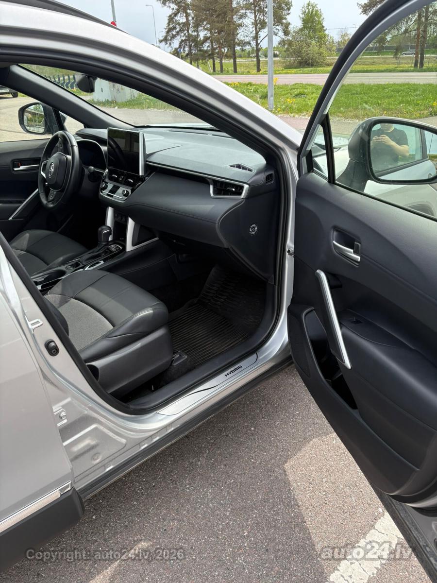 Pelēks Toyota Corolla 2024 Tallina, ar dzinēja tilpumu 1.80 L un nobraukumu 36 tūkst. km par 29000 €, foto 10 vietnē AUTOMOTO.COM.LV