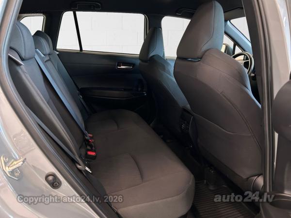 Grey Toyota Corolla 2024 in Parnu, with an engine capacity of 1.80 L and mileage of 31 thousand km for 31490 €, photo 6 on AUTOMOTO.COM.LV