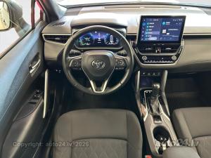 Pelēks Toyota Corolla 2024 Pērnava, ar dzinēja tilpumu 1.80 L un nobraukumu 31 tūkst. km par 31490 €, foto 9 vietnē AUTOMOTO.COM.LV