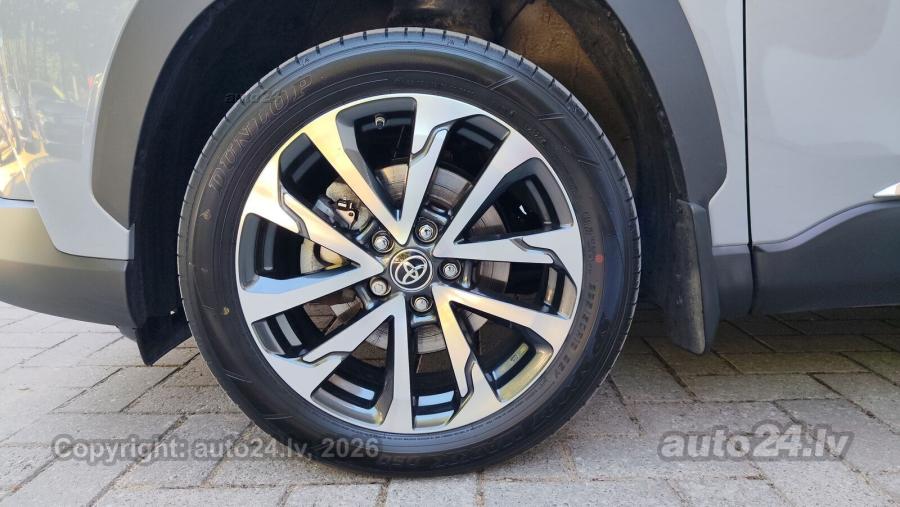 Pelēks Toyota Corolla 2024 Tallina, ar dzinēja tilpumu 1.80 L un nobraukumu 29 tūkst. km par 33995 €, foto 16 vietnē AUTOMOTO.COM.LV
