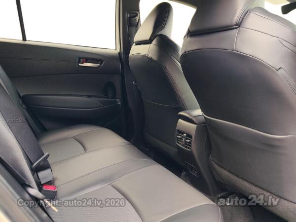 Grey Toyota Corolla 2024 in Tallinn, with an engine capacity of 1.80 L and mileage of 27 thousand km for 32495 €, photo 8 on AUTOMOTO.COM.LV