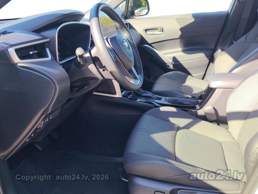 Grey Toyota Corolla 2024 in Tallinn, with an engine capacity of 1.80 L and mileage of 33 thousand km for 31995 €, photo 12 on AUTOMOTO.COM.LV